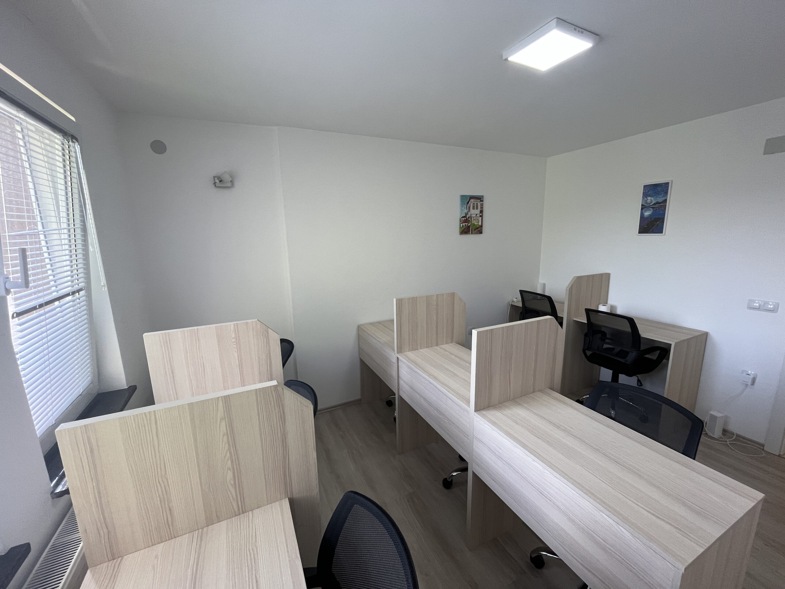 Writerity School｜北マケドニア留学 –英語× ITの学校 | ヨーロッパ留学のアイリス